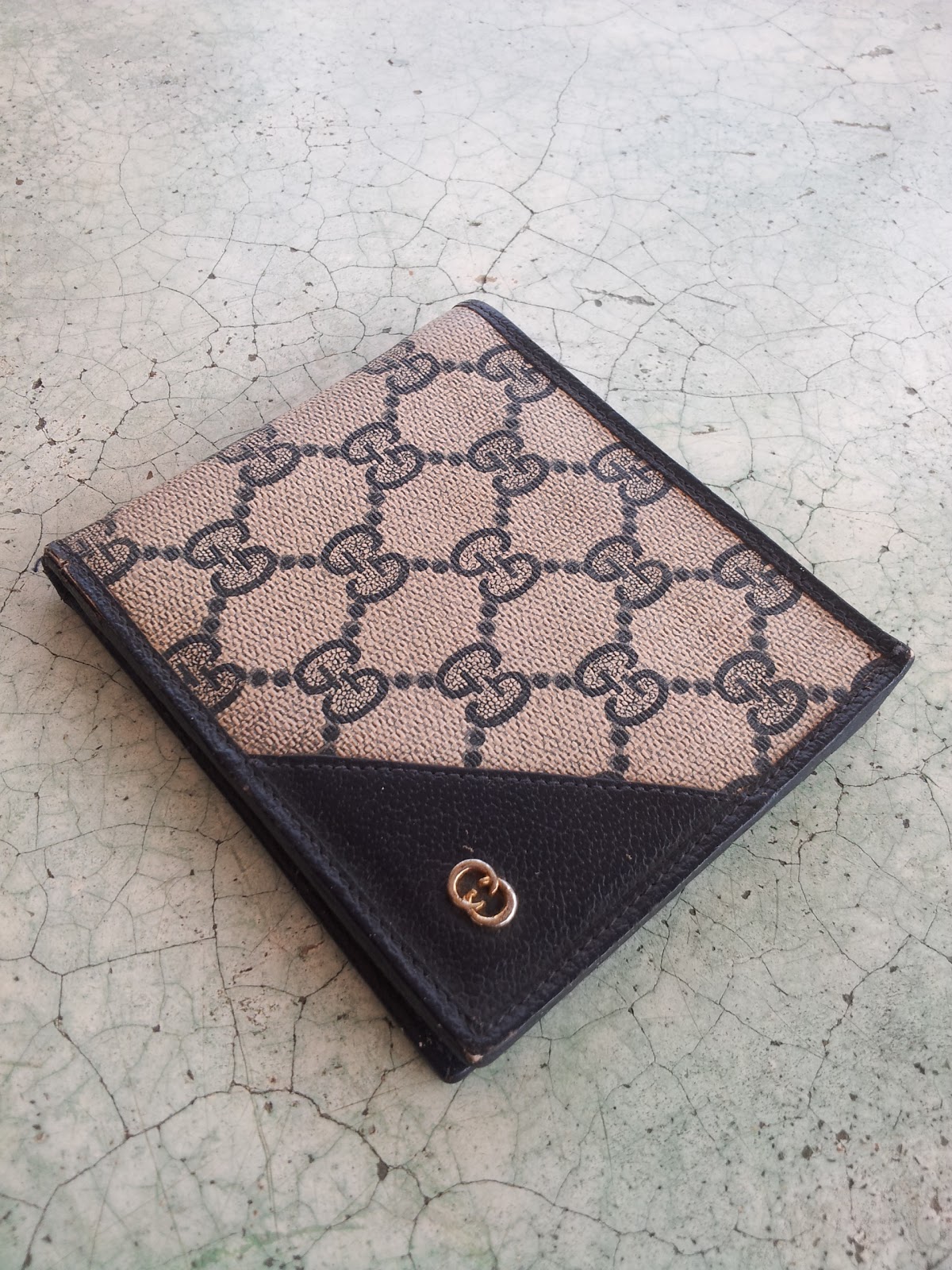 PArT TiMe BUnDLe Authentic Gucci Wallet SOLD part-time-bundle-authentic-gucci-wallet-sold